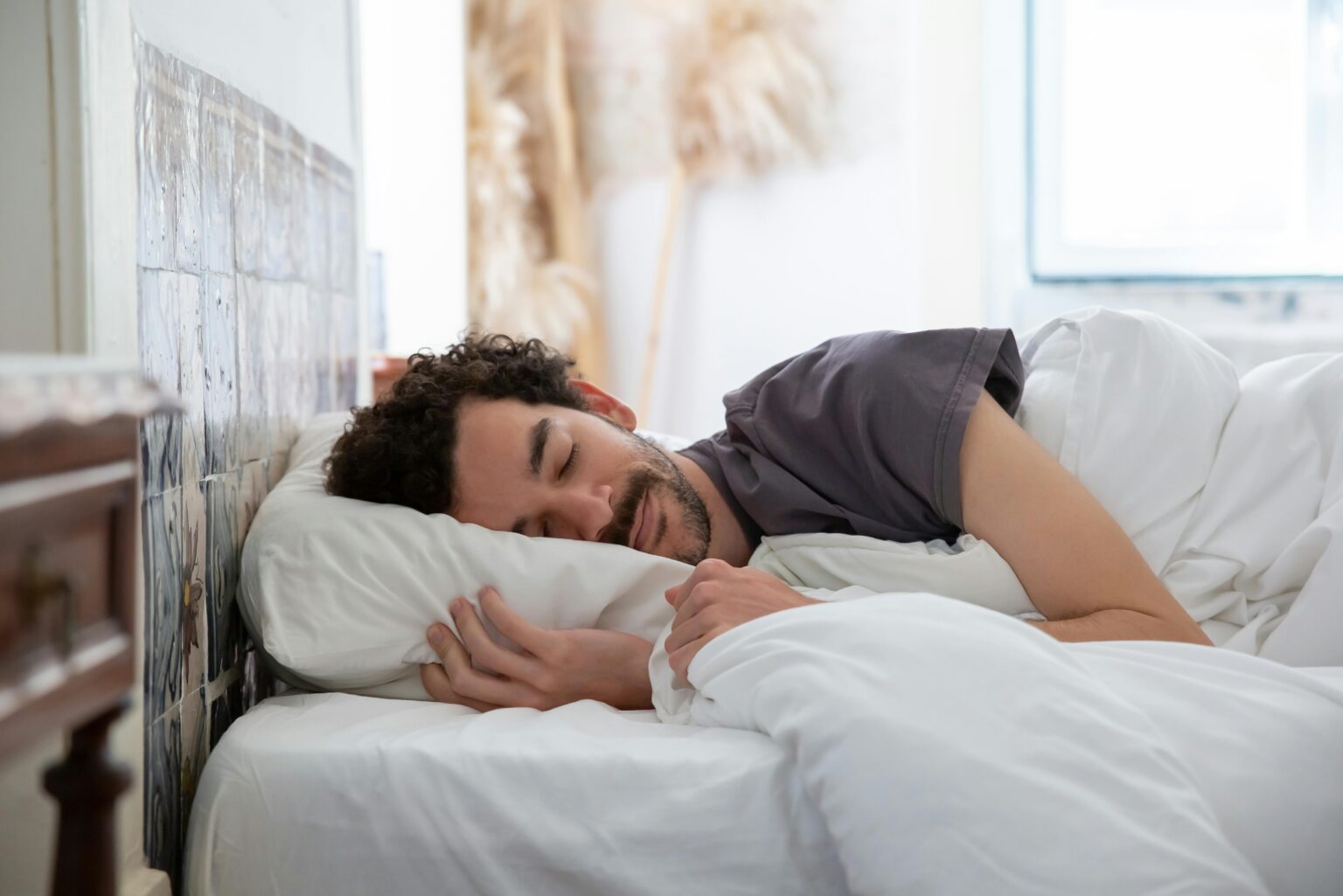 Wake Him Up Smiling: Romantic Morning Messages That Melt His Heart ...