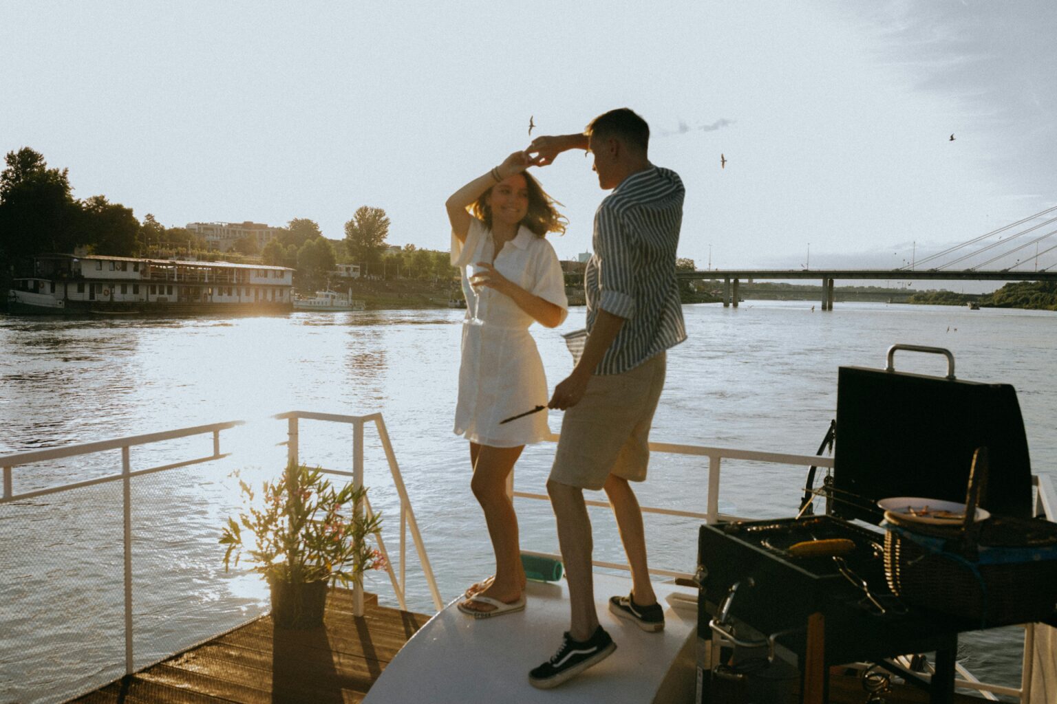 Cute and Romantic Ways To Say “I Miss You” (That Feel Real, Not Cheesy ...